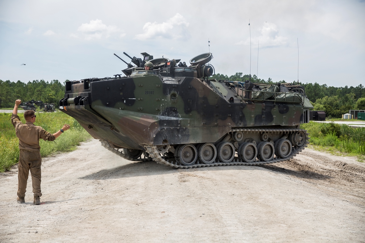 Marine Amphibious Assault Vehicles Aid Hurricane Search-and-Rescue ...