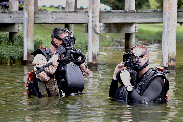 Marine Divers Train at New Open-Water Site | Military.com