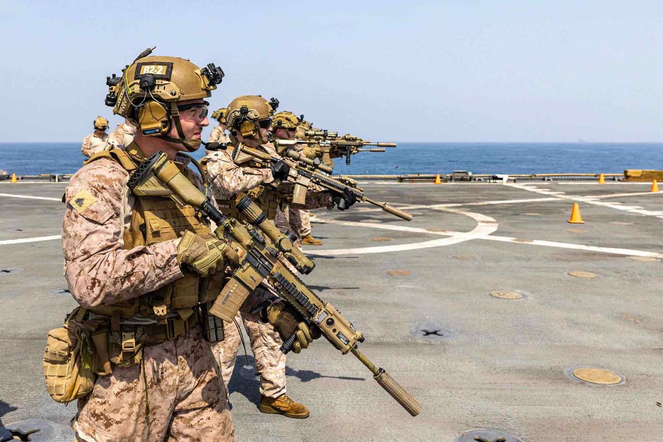 Marine Corps Expeditionary Unit En Path to Waters Off Israel ...