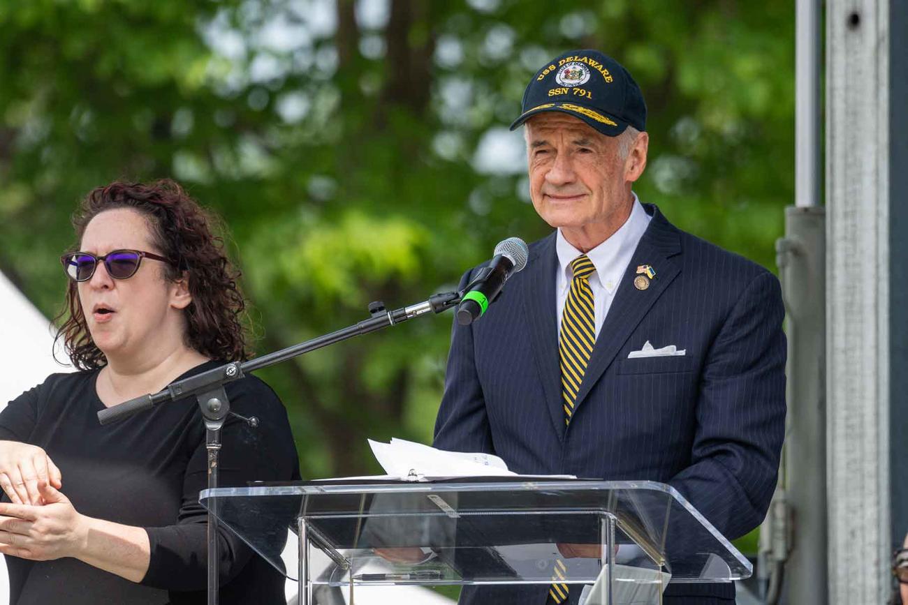 Final Vietnam Vet in Senate, Set to Retire, Displays on Efforts to ...