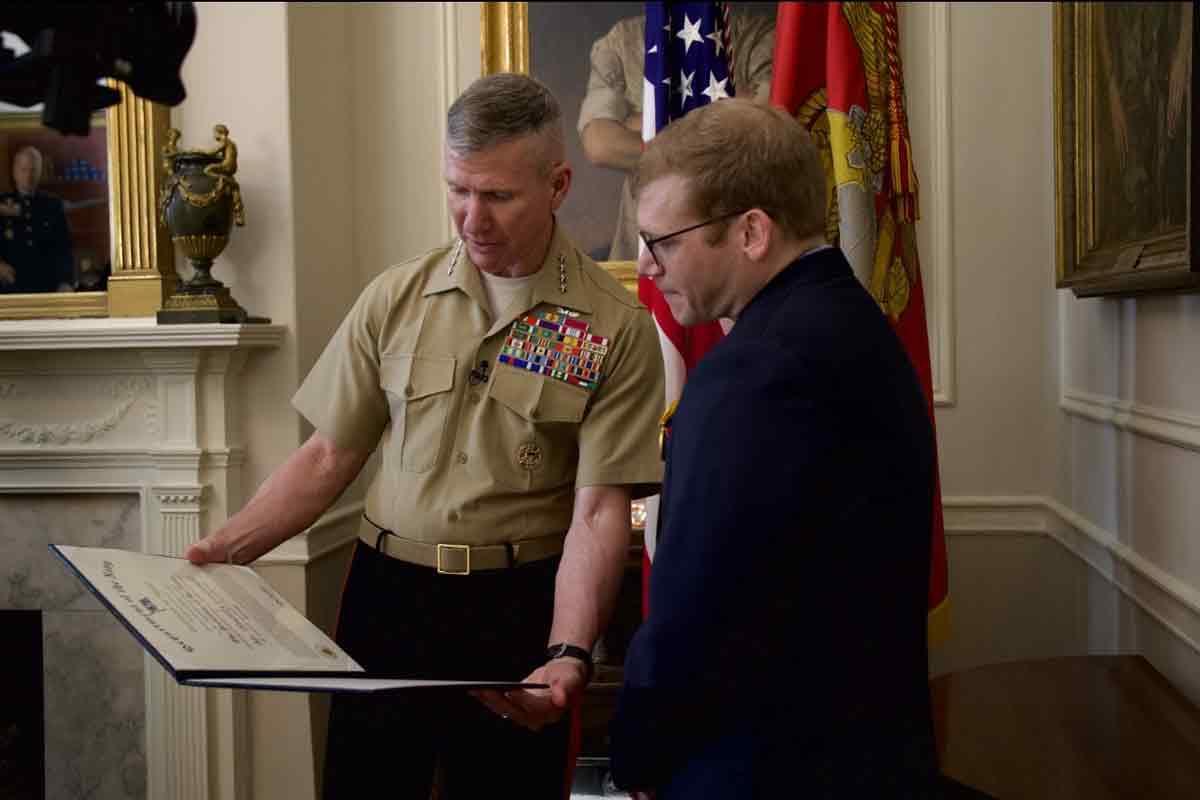 Civilians Who Helped Save Marine Corps Commandant Throughout Cardiac ...
